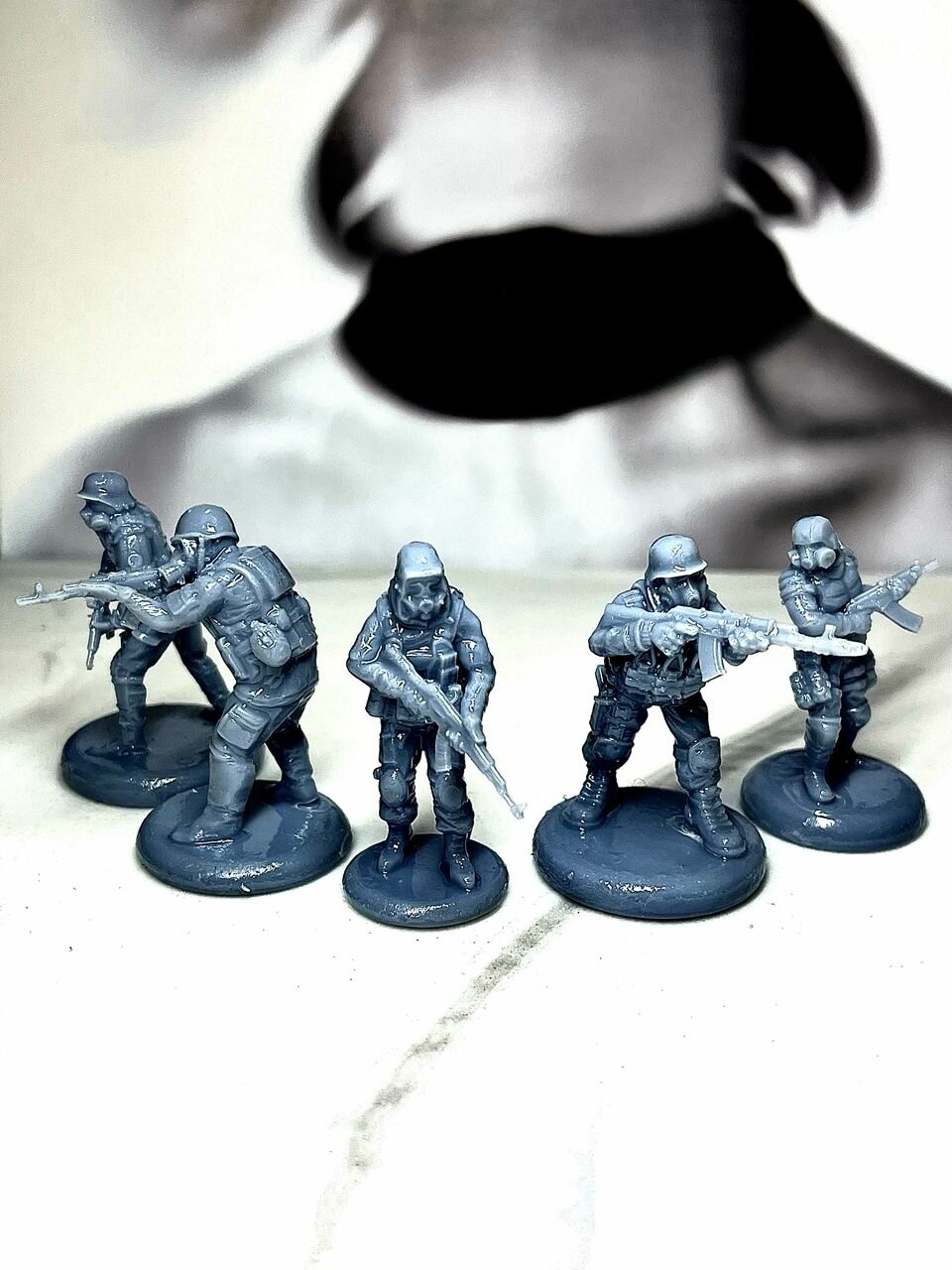 Набор из 5 миниатюр ДнД, для настольных игр "Солдат в противогазе" - 40 мм.