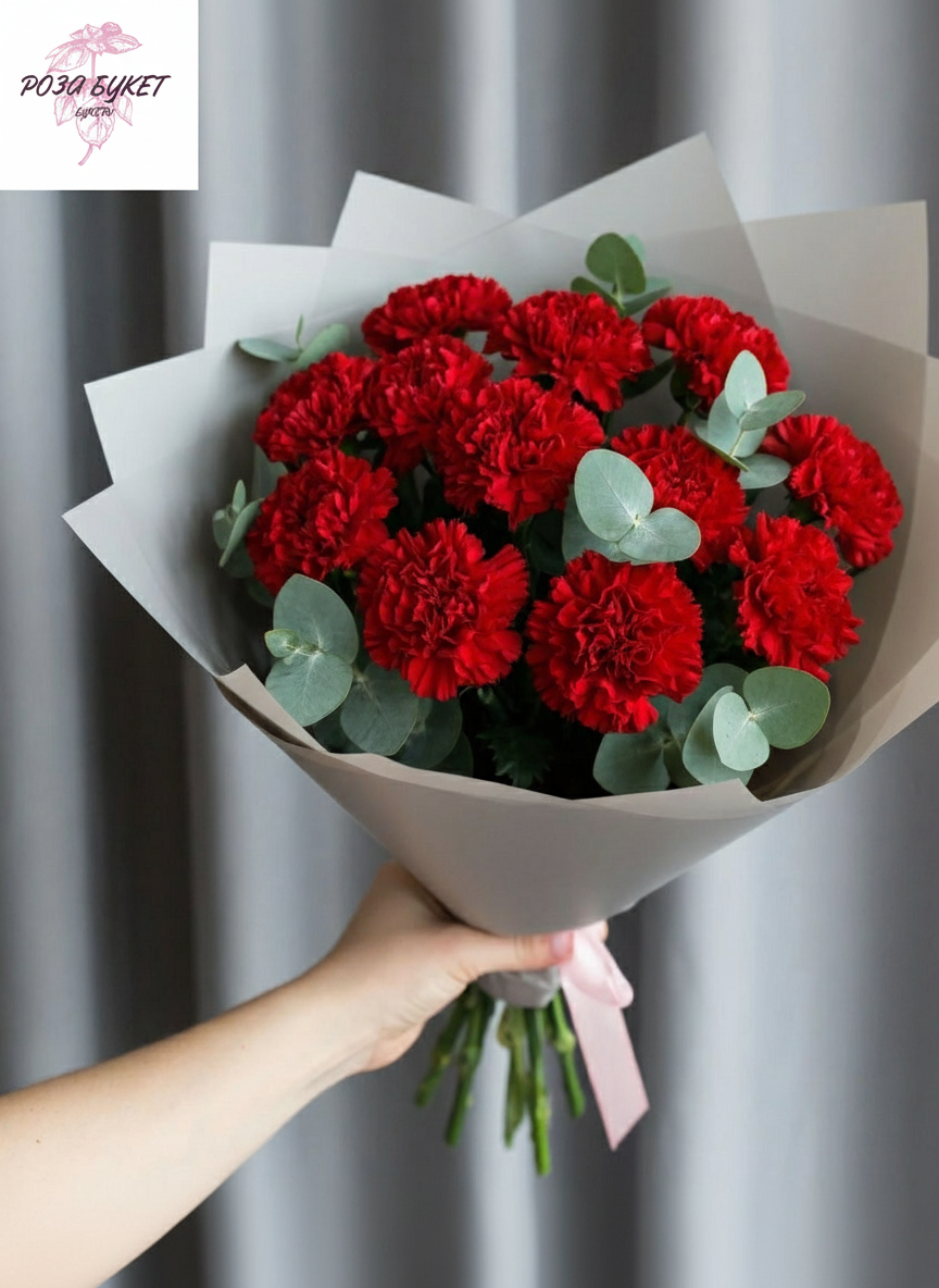 Букет цветов, Букет из 13 красных гвоздик с эвкалиптом, премиум букет, долгий букет, свежие цветы