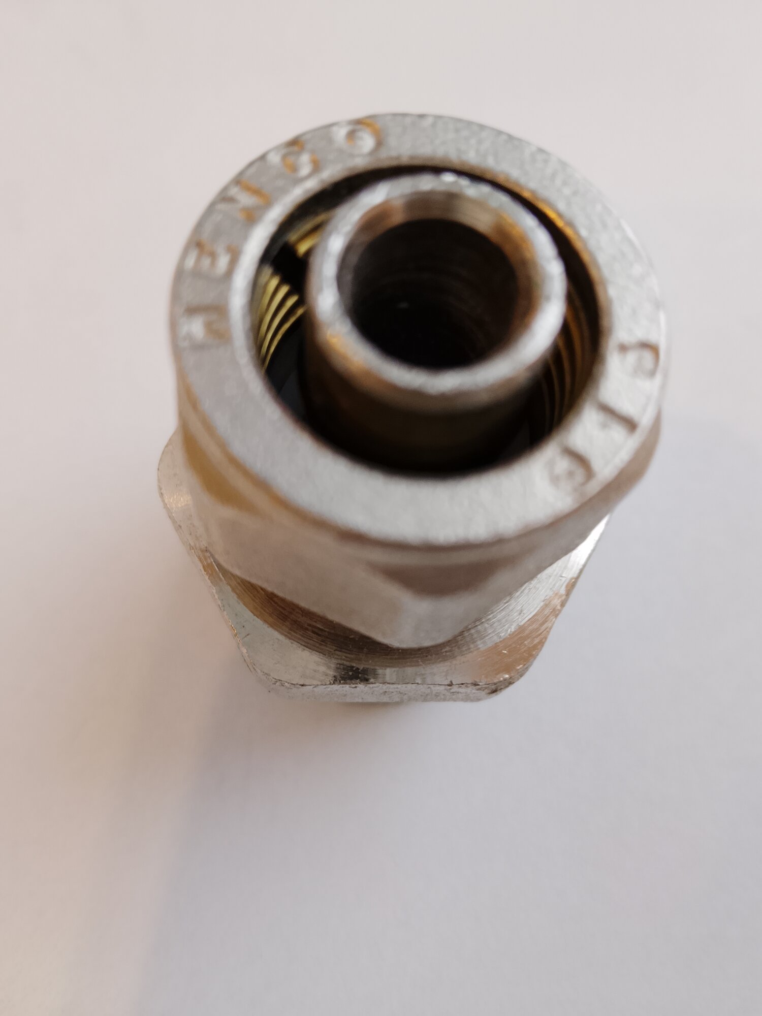 Муфта - цанга диам.16 на 3/4 наружн, хром. HENCO