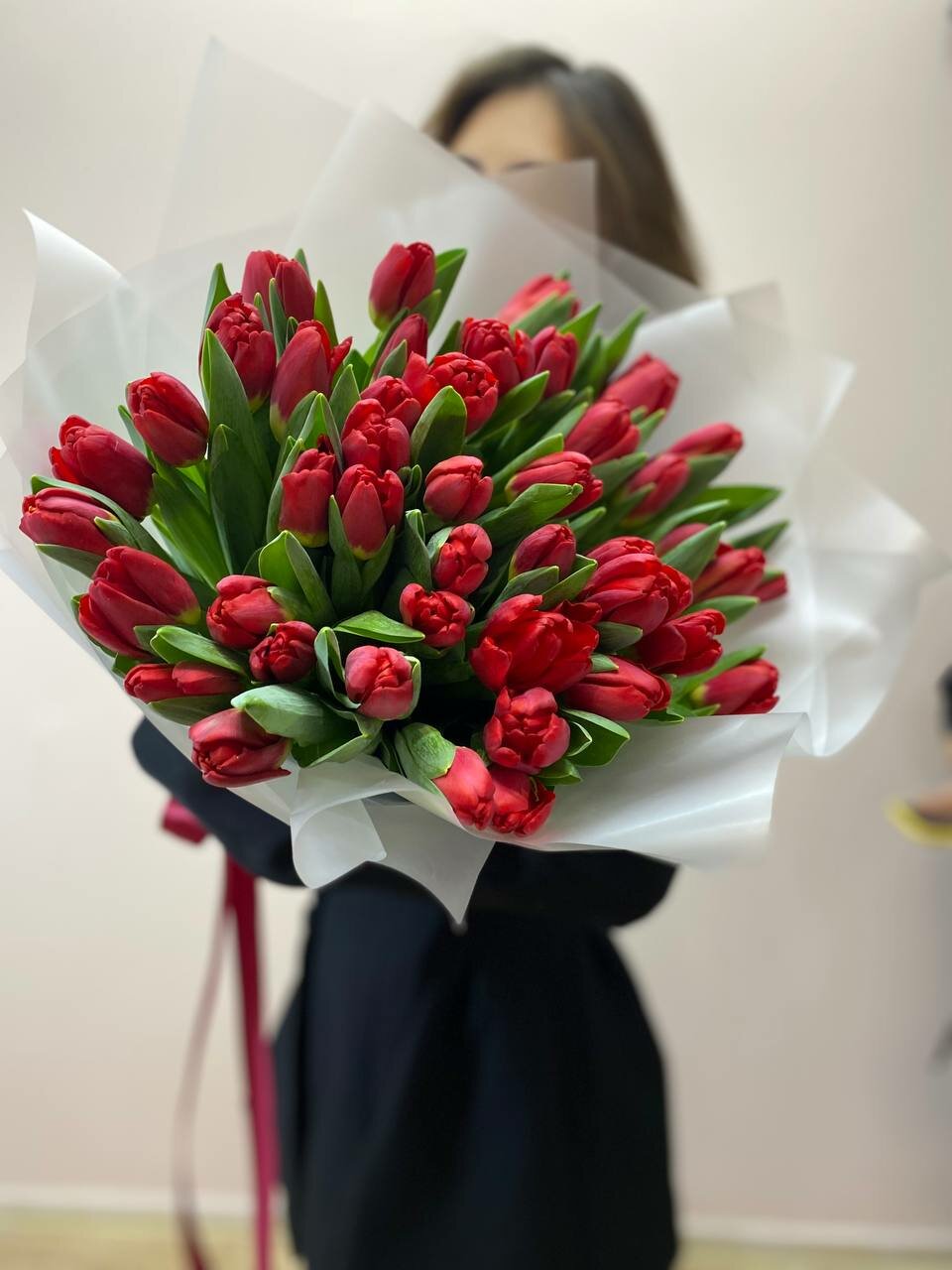 Монобукет тюльпанов Nura Flowers "Красные тюльпаны" , высота 50см, 51цветок