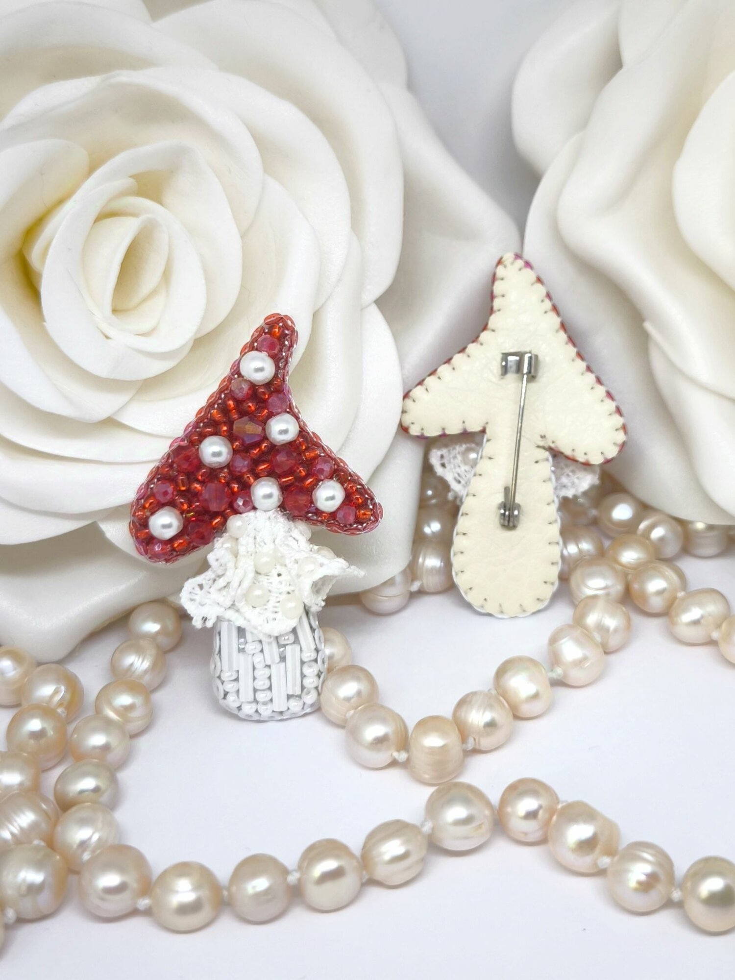 Брошь, стекло, бисер