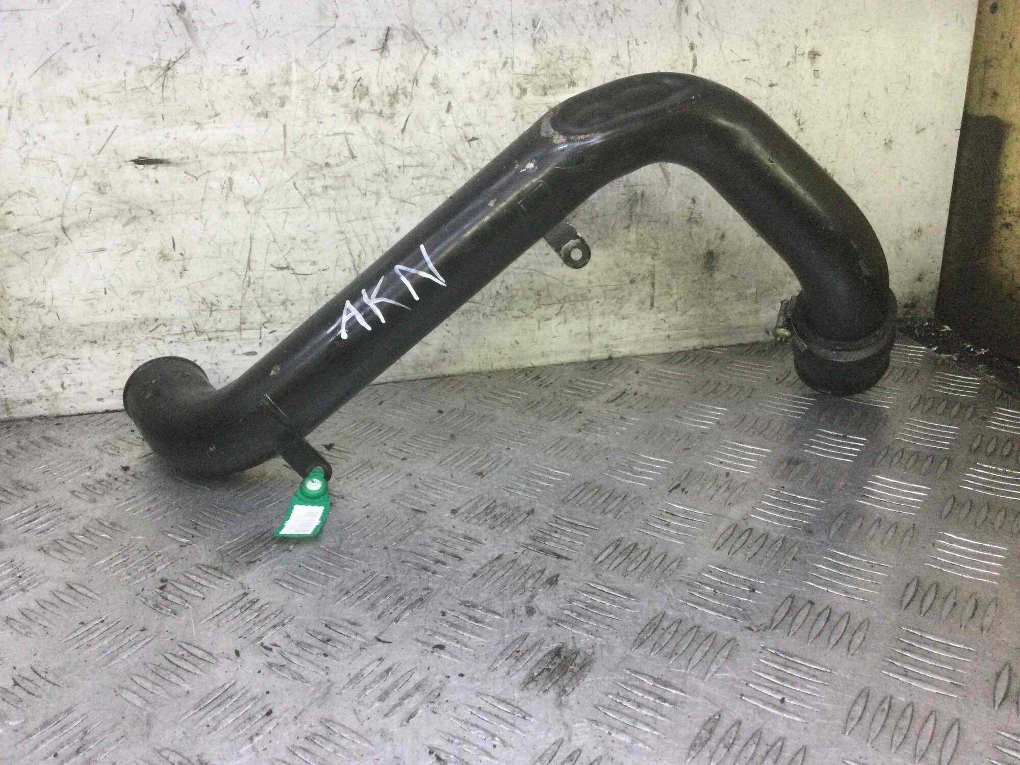 Б/У Патрубок интеркулера Audi A6 C5/4B (1997-2004) 2000 г.