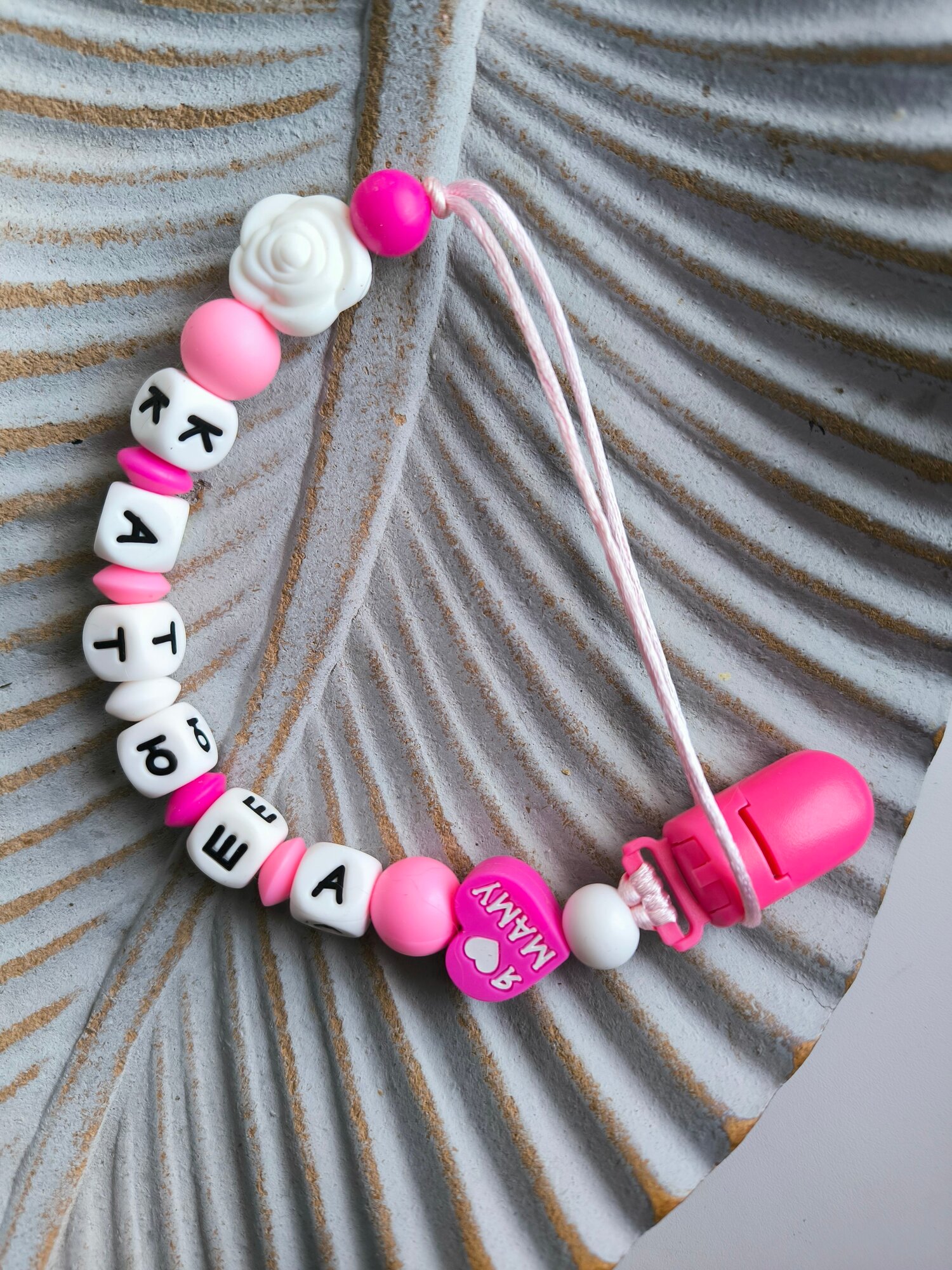 Именной держатель Babyshen "Катюша", для соски-пустышки, для девочек