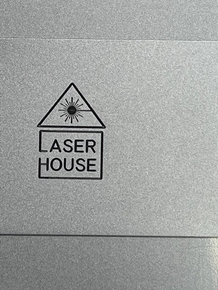 Алюминиевый анодированный лист для лазерной гравировки 610х305х0,55 мм серебро