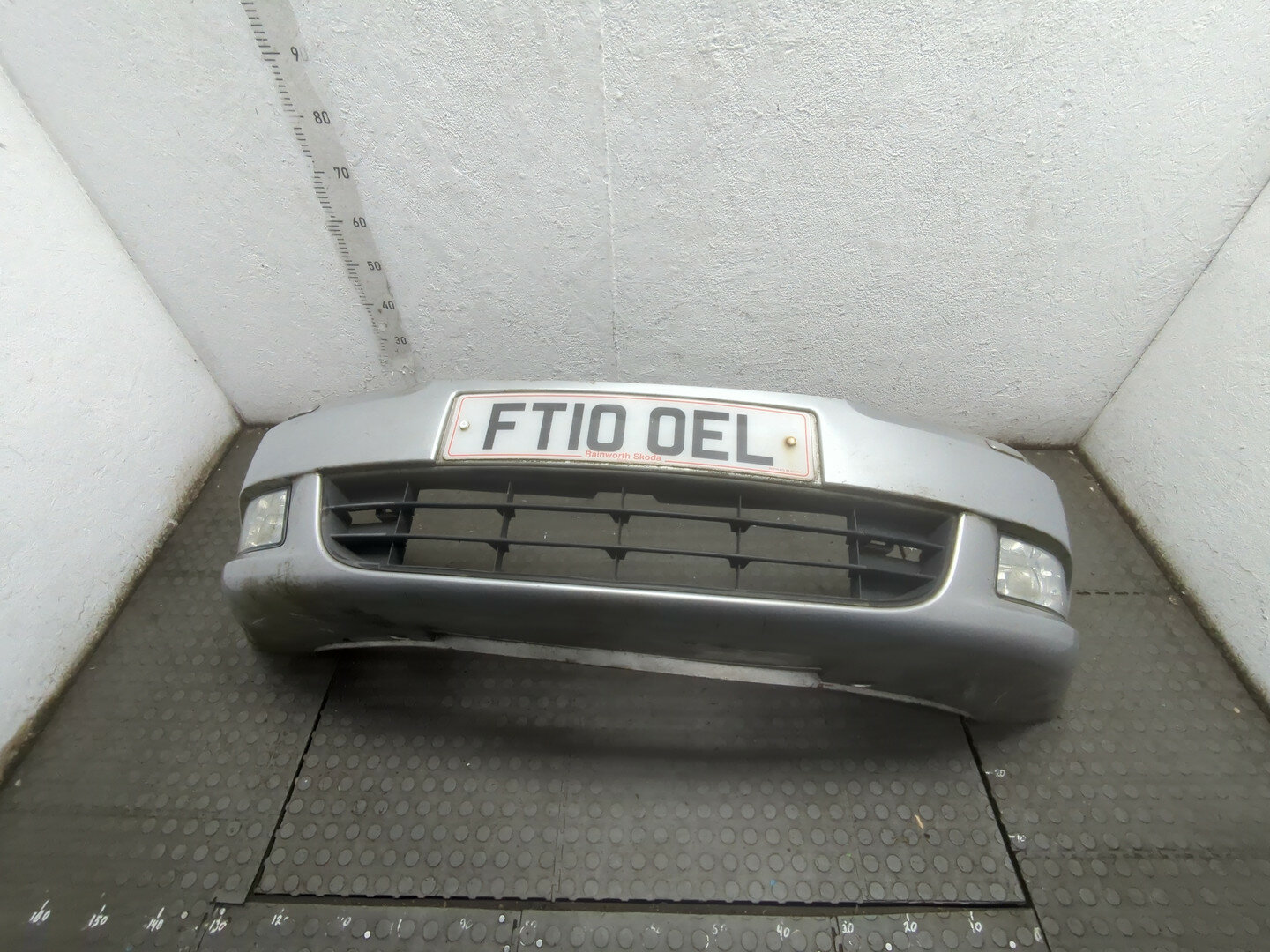 Бампер передний Skoda Octavia (A5) Б/У