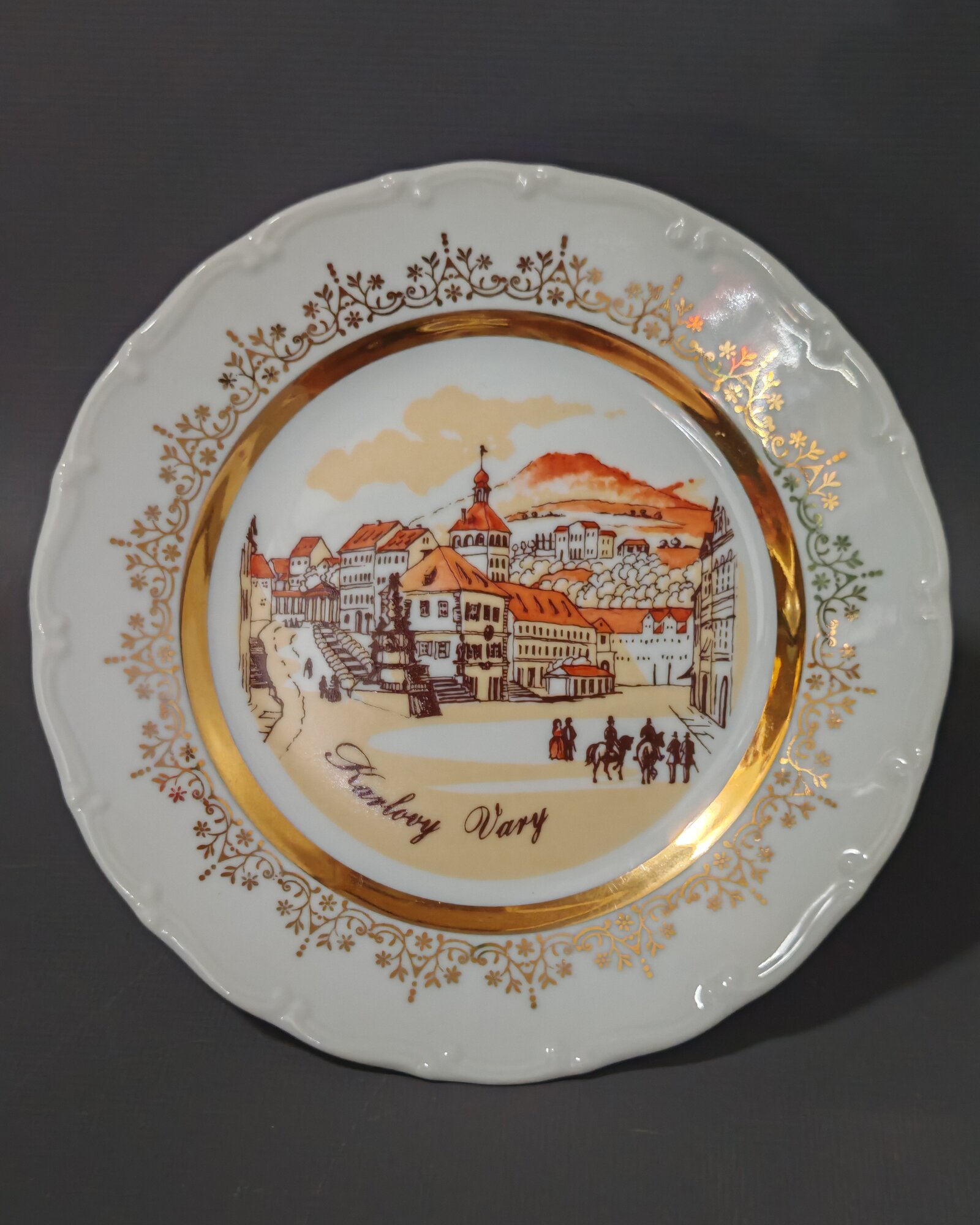Декоративная настенная тарелка Karlovy Vary, фарфор, диаметр 17 см