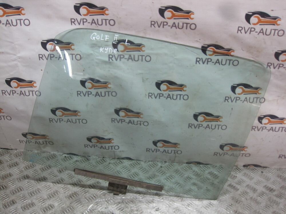 Стекло двери передней левое Volkswagen Golf 2 193845201C