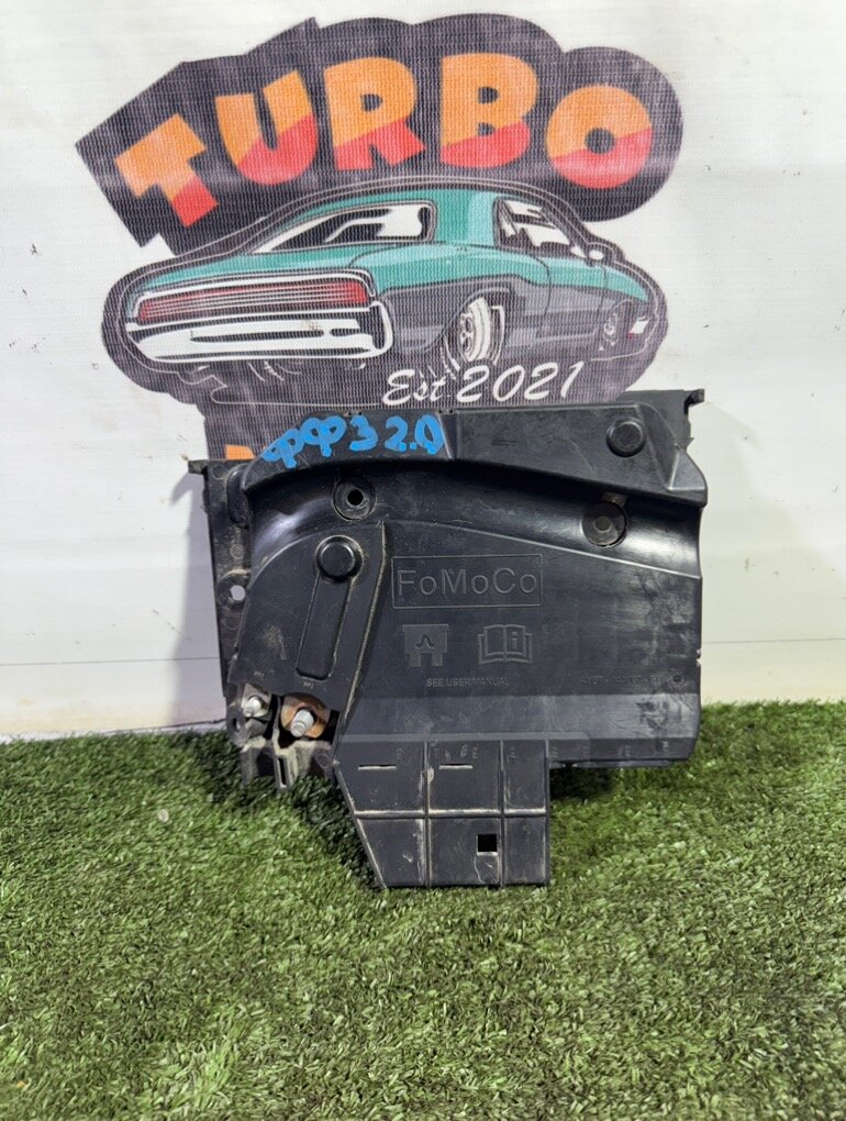 Блок предохранителей АКБ Ford Focus 3 седан 2.0 18023 19041