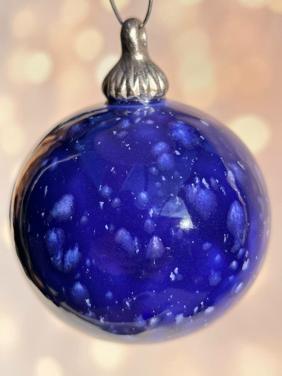 Елочная игрушка из фарфора шар Синий Космос