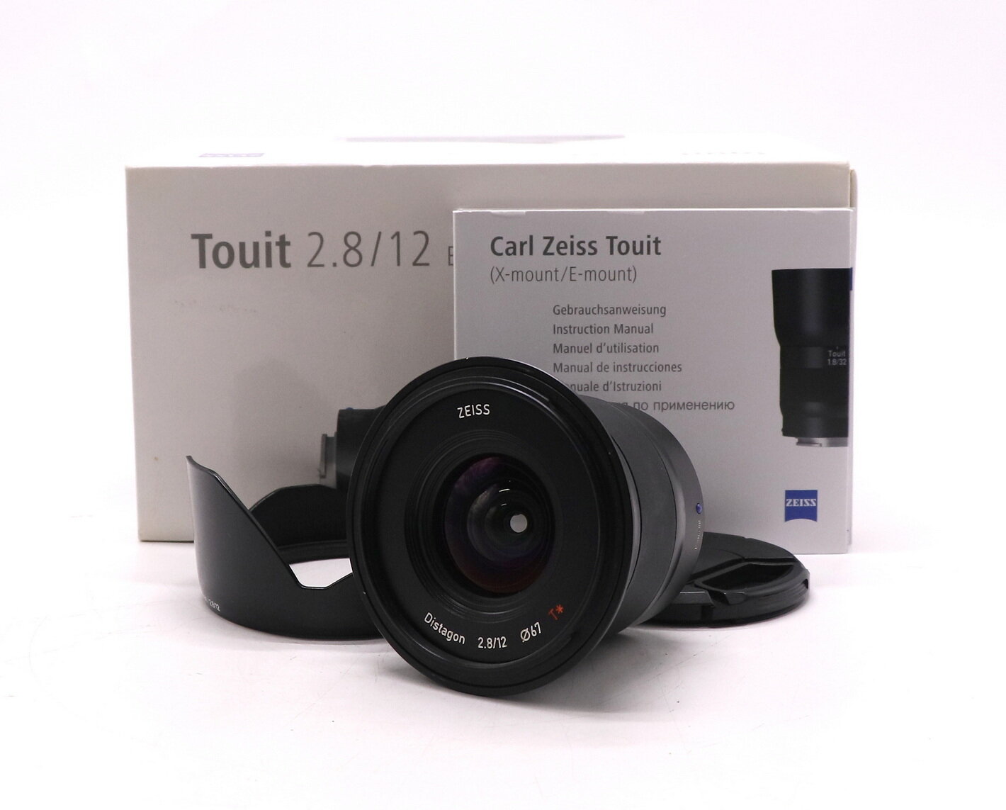 Объектив Carl Zeiss Touit 12mm f/2.8 в упаковке
