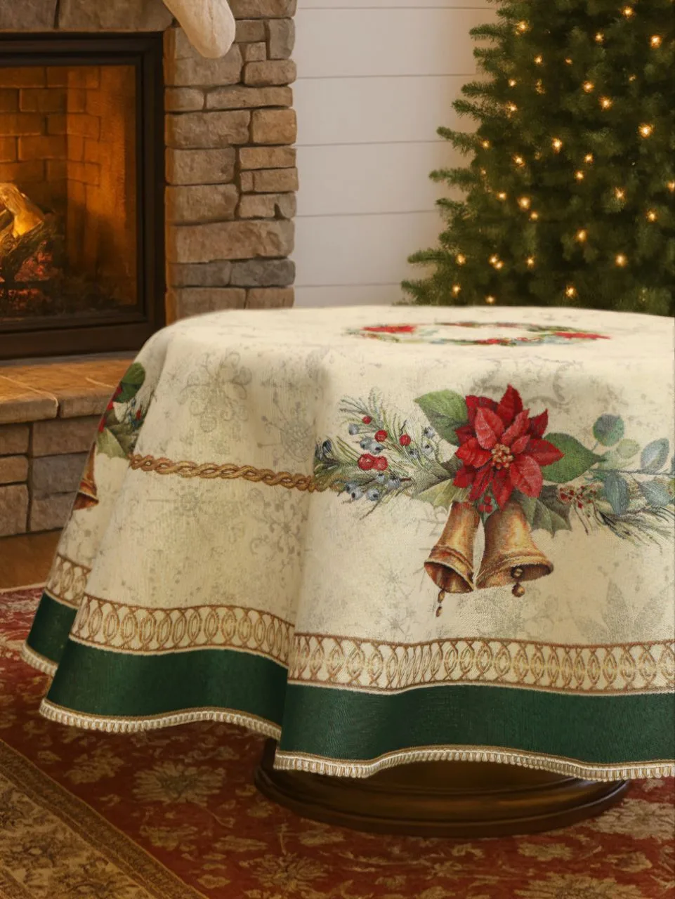 Скатерть гобелен Le Gobelin Елочные украшения Зеленый бордюр круглая диаметр 103 см