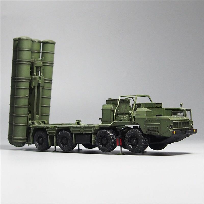 Сборная модель 1:72 Зенитный ракетный комплекс С-300, Россия