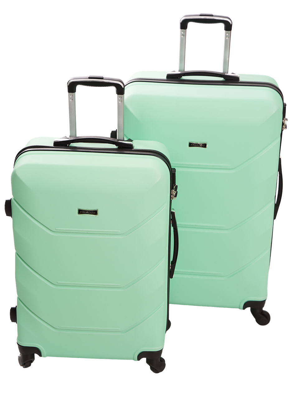 Комплект чемоданов 