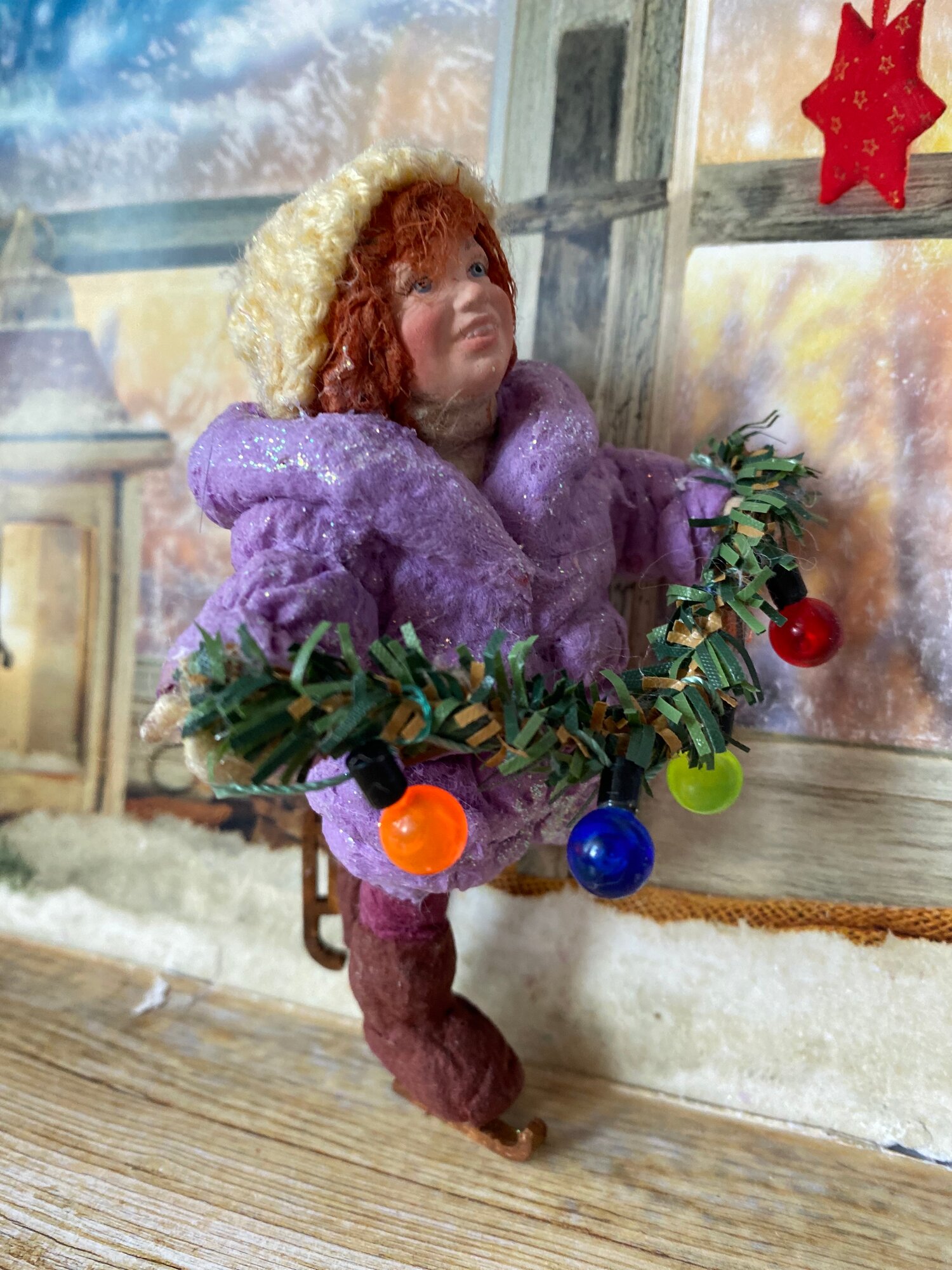 Ватная игрушка на елку Девочка на коньках.