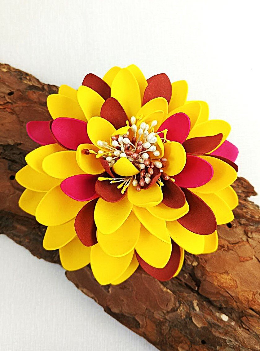 Брошь-заколка "Фантазия" с цветком ручной работы из фоамирана