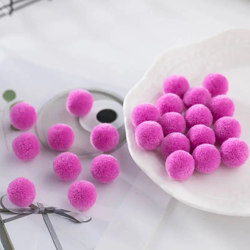 Сиреневые помпоны 25 мм, C17 Rose Purple, 30 шт.