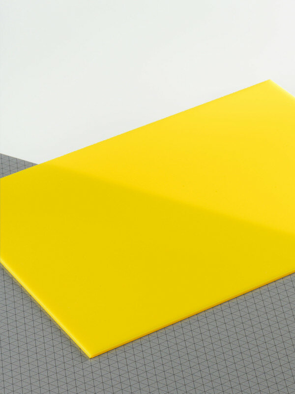 Оргстекло желтое, литое, светорассеивающее, 20х15 см, 3 мм, 1 лист.