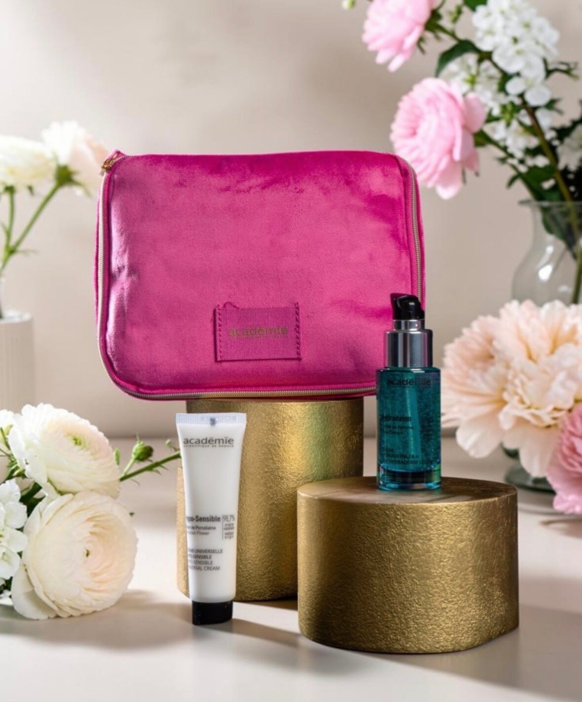 Academie Набор "Divine Softness" Увлажняющая сыворотка 24 часа 30 мл + Гипоаллергенный дневной защитный крем 30 мл