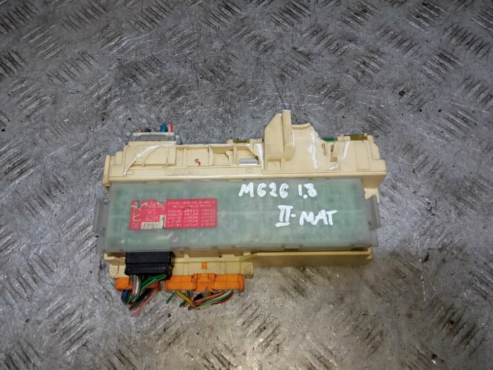 Блок предохранителей Mazda 626 GE 1.8 1992-1997 GA5R66730