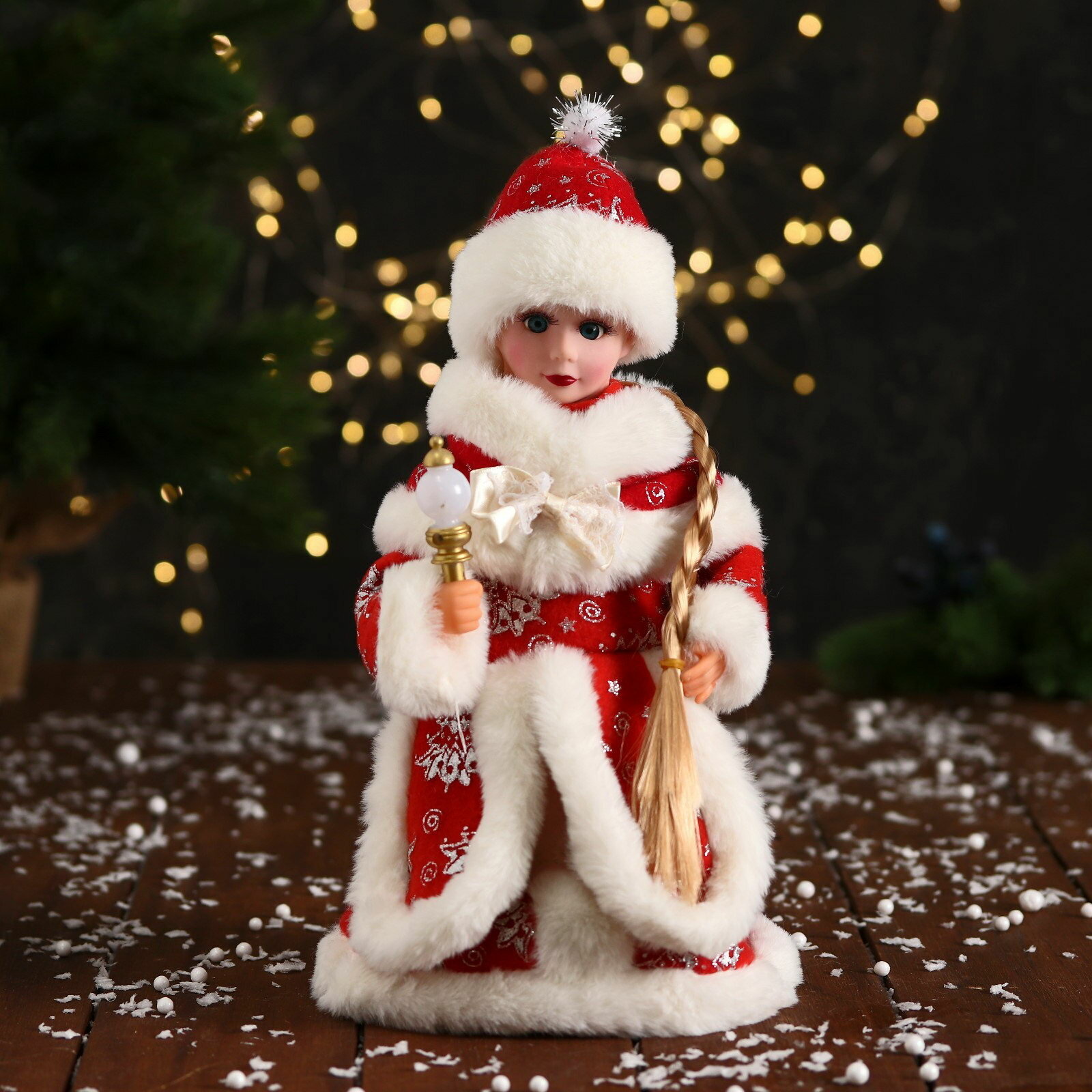 Снегурочка под ёлку "Зимнее волшебство. Пушистой шубке с бантом и фонариком" двигается, 30 см, красный