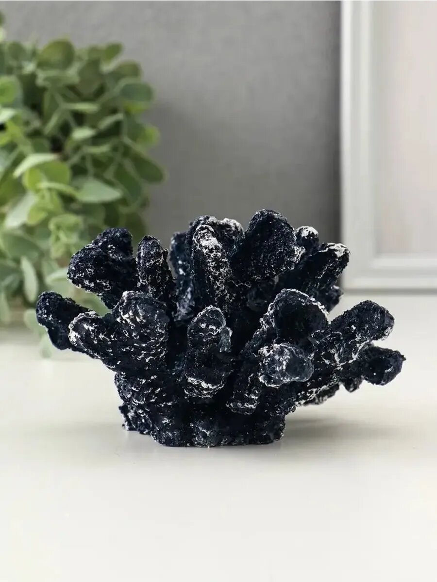 Элегантный синий коралл – стильный сувенир для интерьера