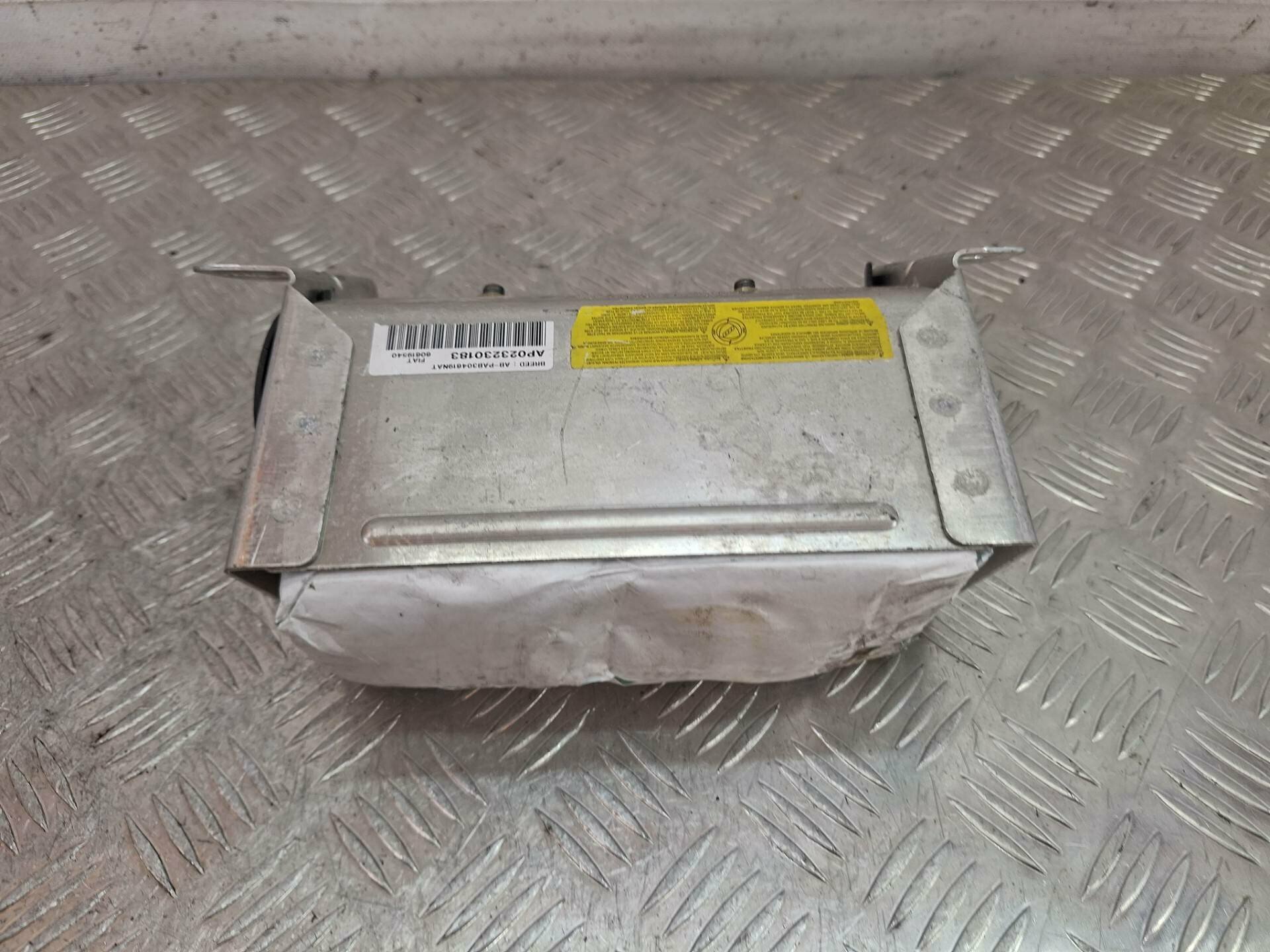 Подушка безопасности пассажира Alfa Romeo 156 2002 AP023230183