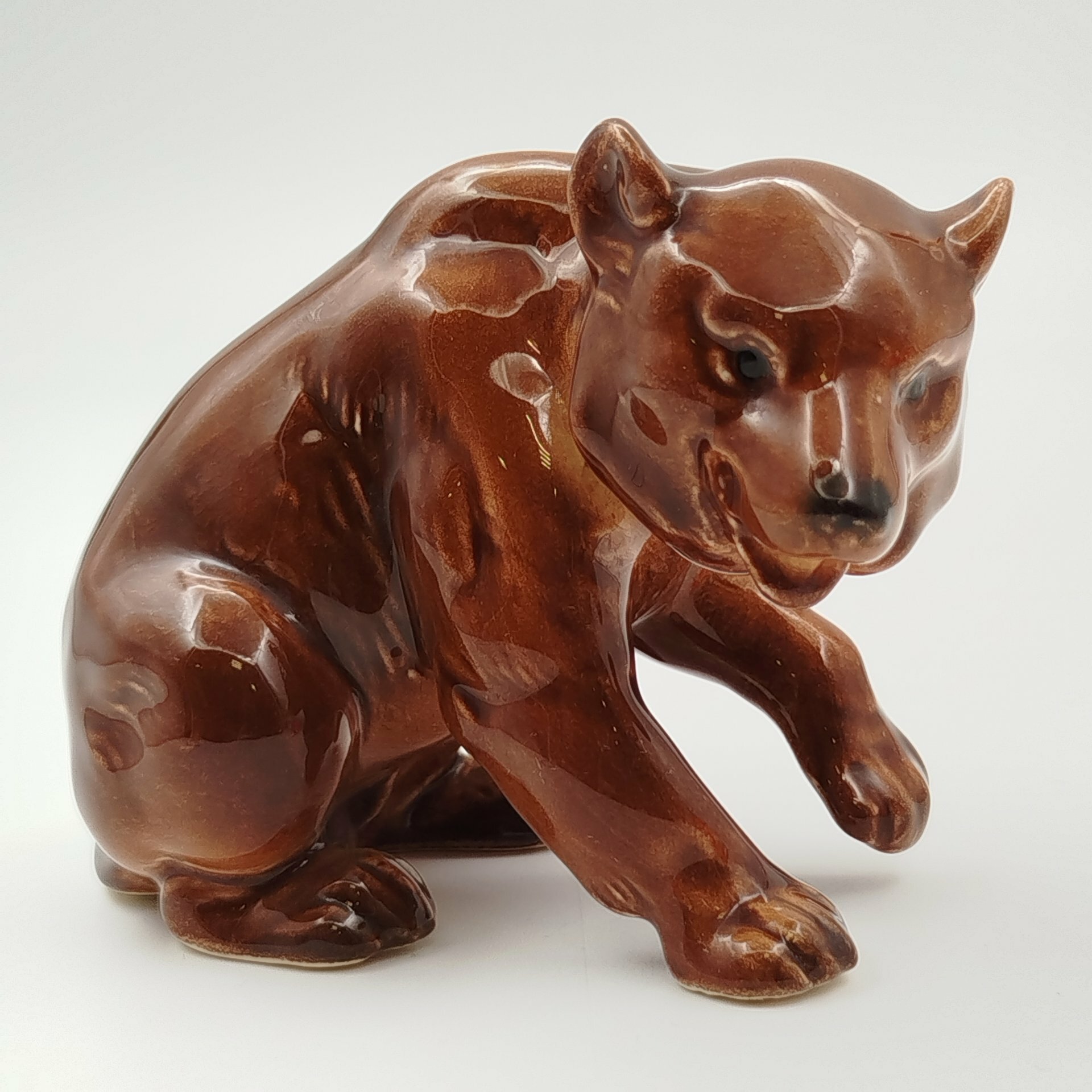 Статуэтка "Бурый медведь", Hertwig & Co (предположительно), фаянс, роспись, Европа