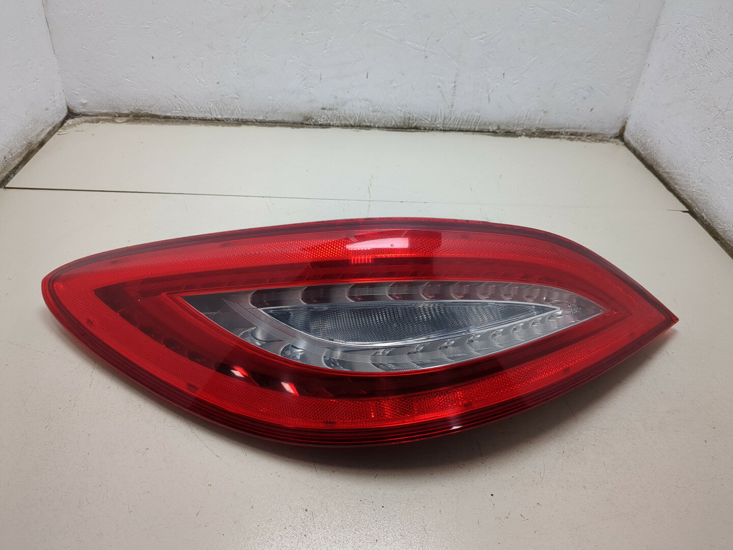 Фонарь (задний) левый Mercedes CLS C218 Б/У