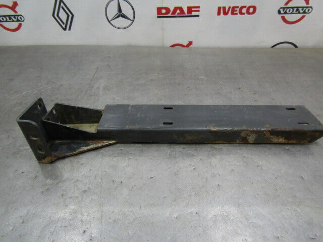 Кронштейн крепления дополнительного переднего крыла Scania 6-series