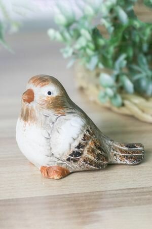 Декоративная фигурка птичка-вьюрок, смотрит прямо, терракота, 9 см, Kaemingk 521727-2