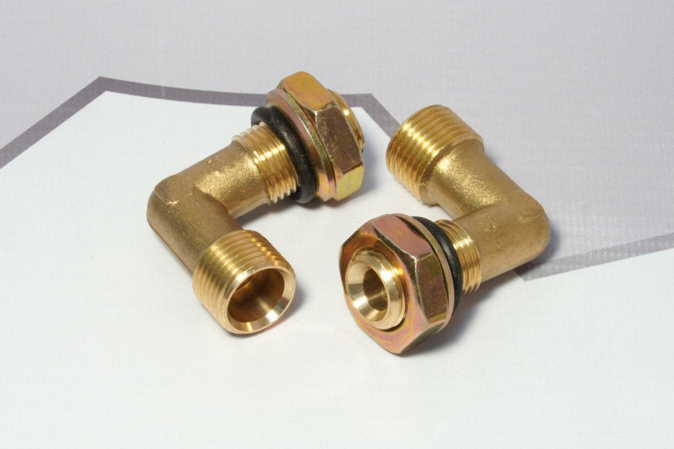 Фитинг угловой М16*18 МАЗ/КАМАЗ 861004 (Спецмаш)