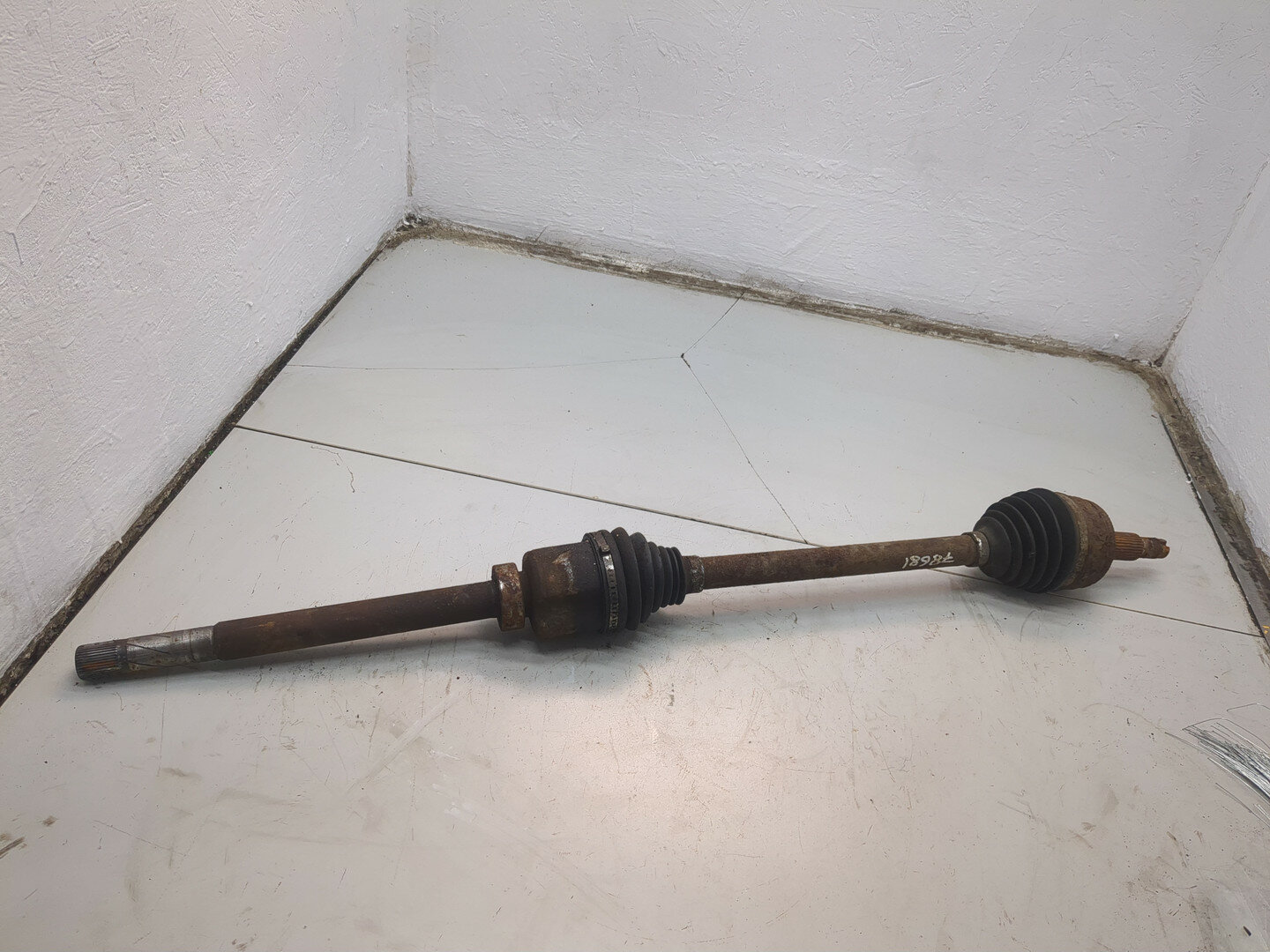 Полуось (вал, шрус) правая передняя Renault Master 2010- Б/У