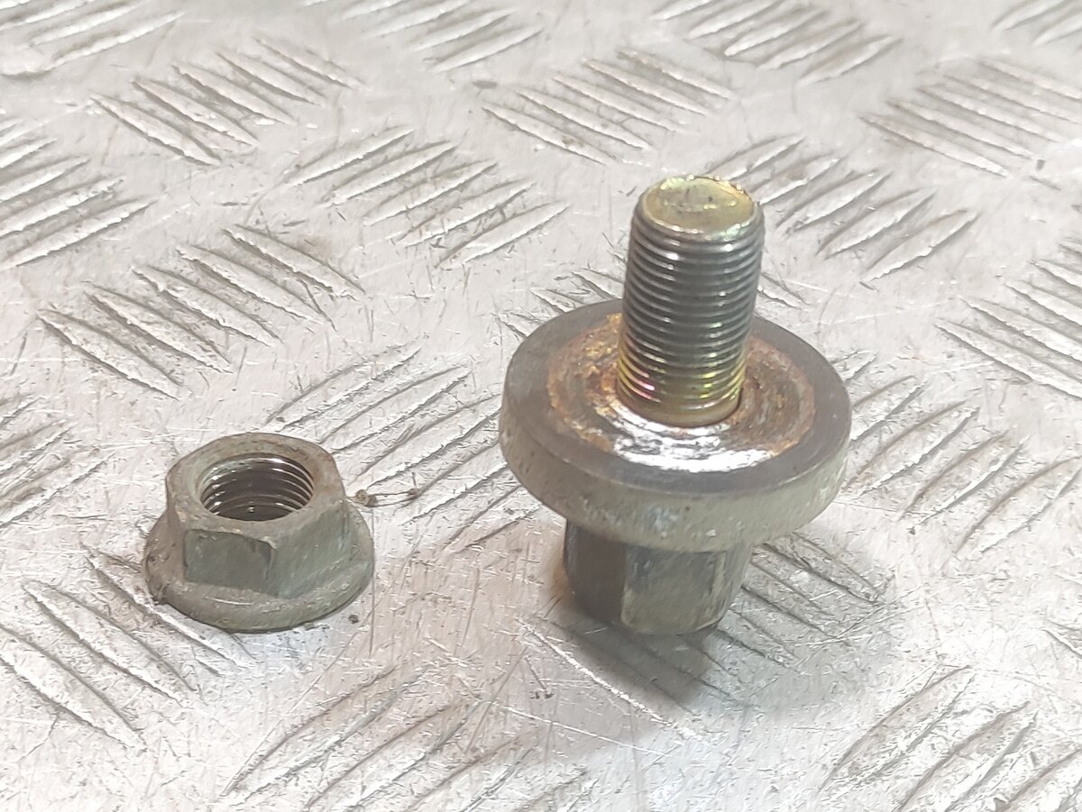 Болт шкива коленвала HONDA CR-V 1996-2002 90017PR3003