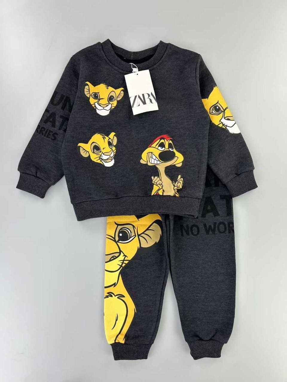 Костюм спортивный