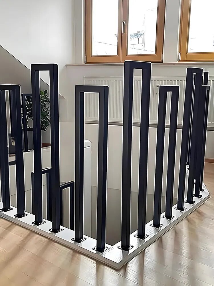 Металлические прямые перила, кованые ограждения для дома, террасы, крыльца (чёрные, высота 8501100 мм)