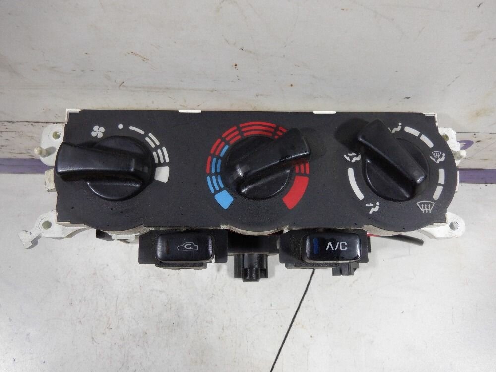 Блок управления отопителем Nissan Primera P11 275103J415