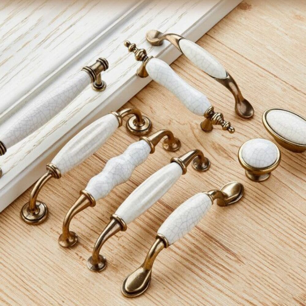 Керамические ручки шкафа