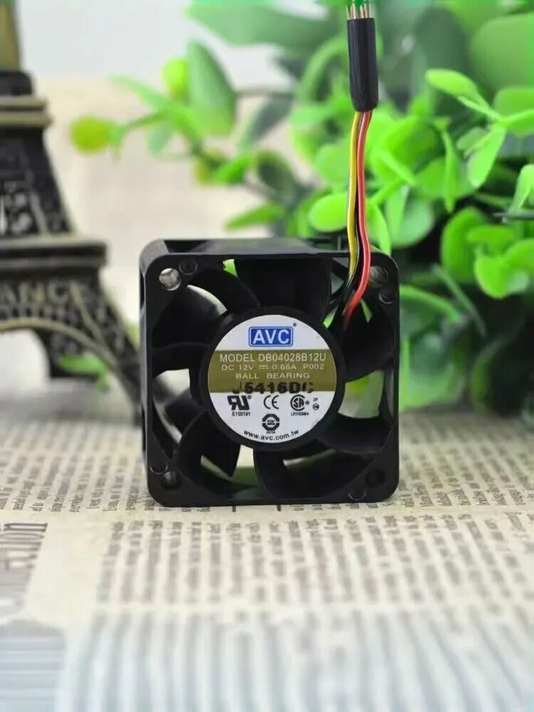 DB04028B12U 40*28mm 12V 0.66А 4-проводной вентилятор для сервера