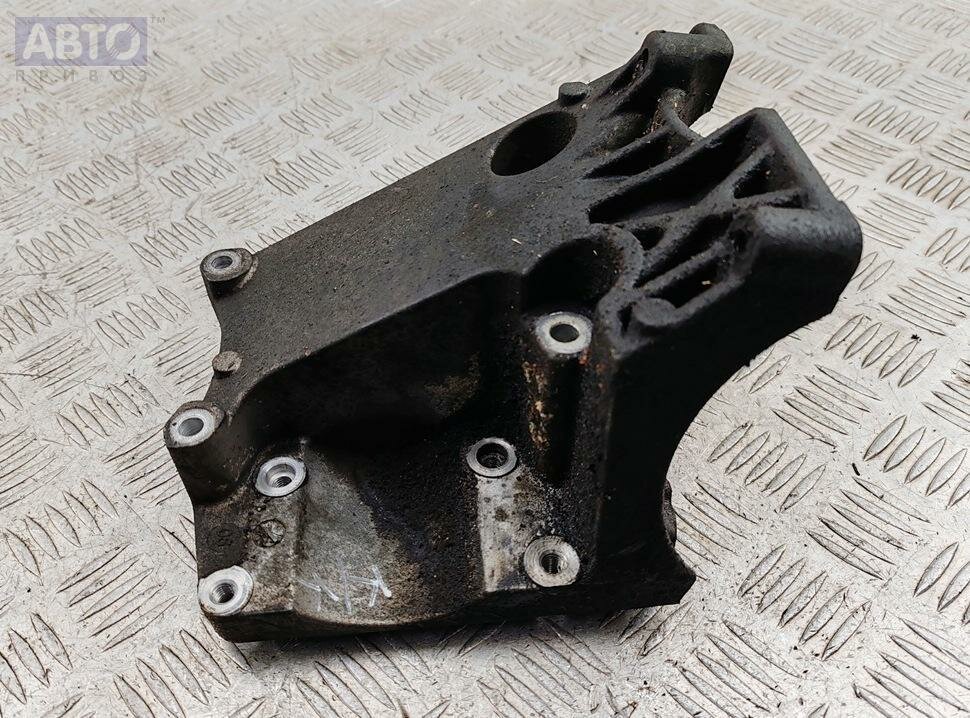 Кронштейн компрессора кондиционера Ford Focus 2 (2004-2010)