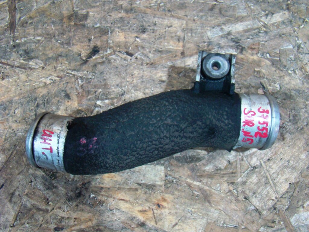 KIA Sorento 2 XM Патрубок интеркулера 282512F001