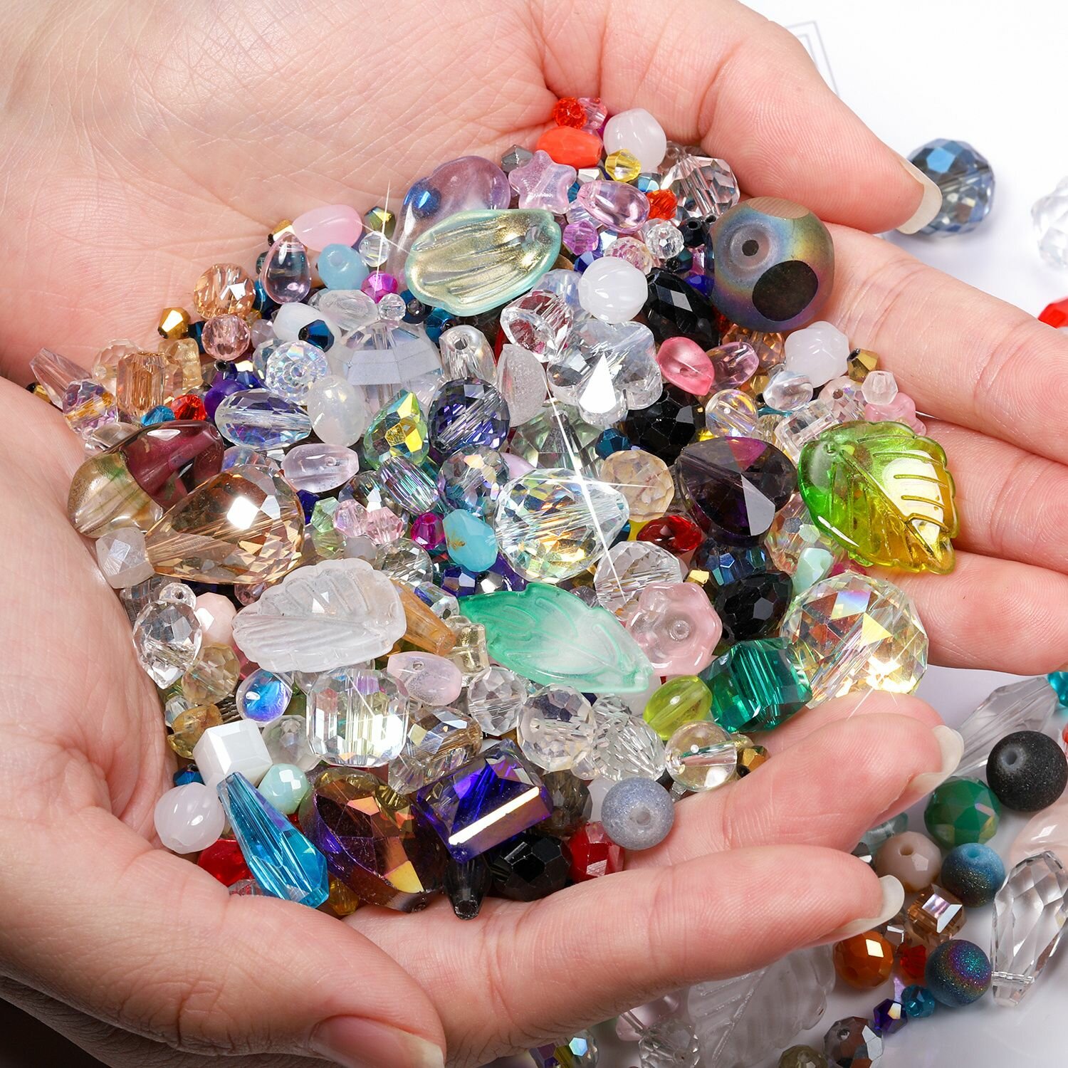 80г Большая смесь граненых искусственных хрусталей, которые можно использовать для рукоделия живых бусин (браслет, ожерелье, серьги). 140-150 шт
