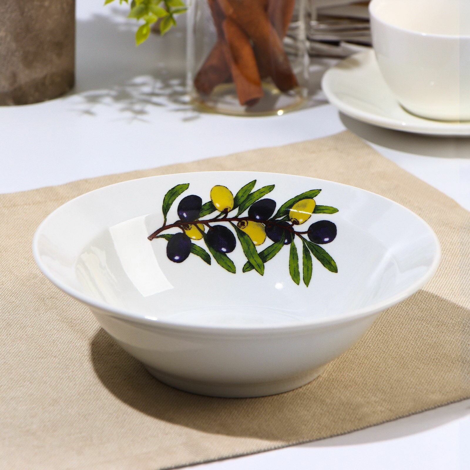 Миска "Оливки", 300 мл, d=17 см, белая, цвет: белый, текстура: гладкая