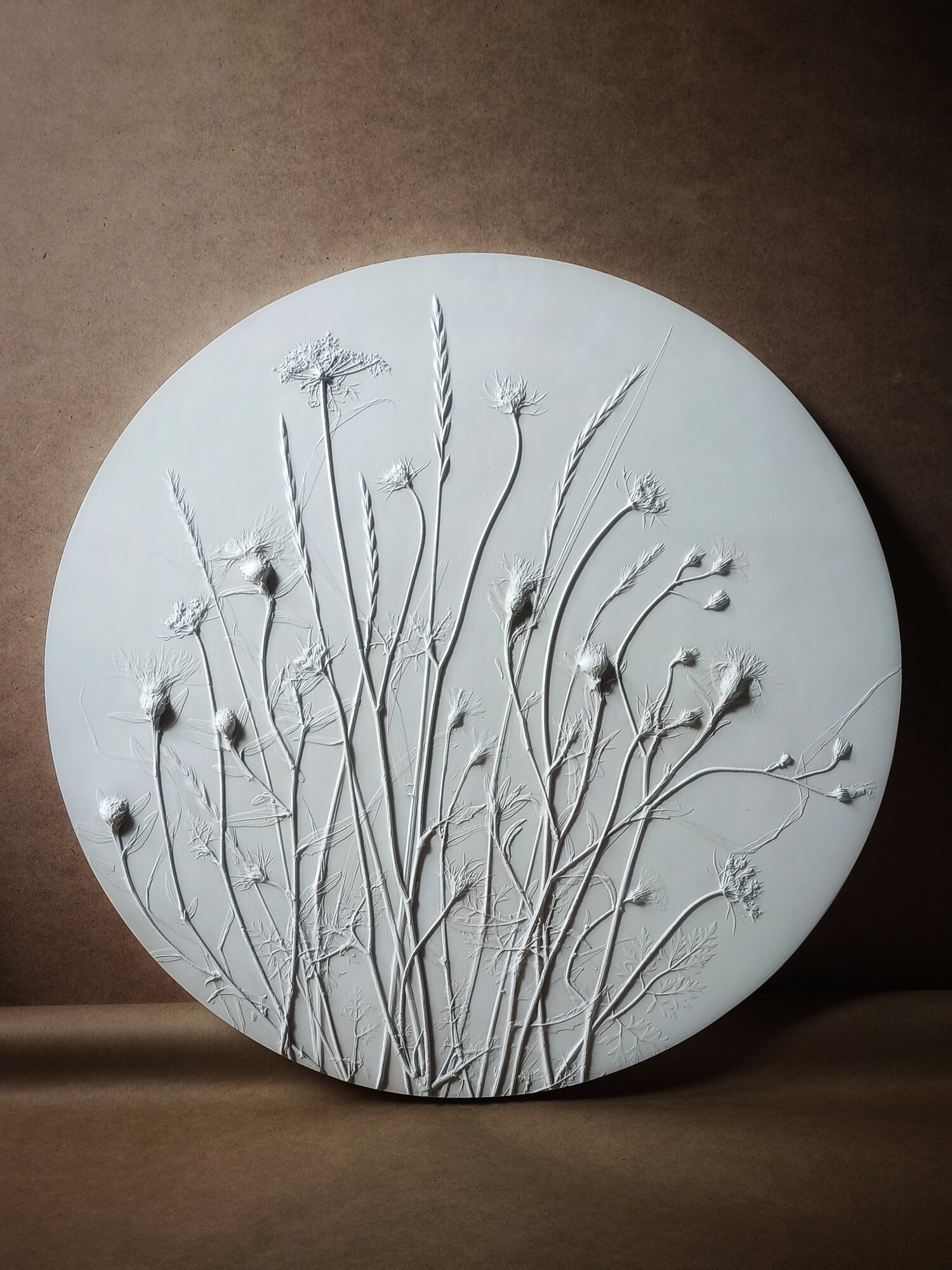 Панно. Ботанический барельеф 49 см, молочный. Гипсовый декор ручной работы