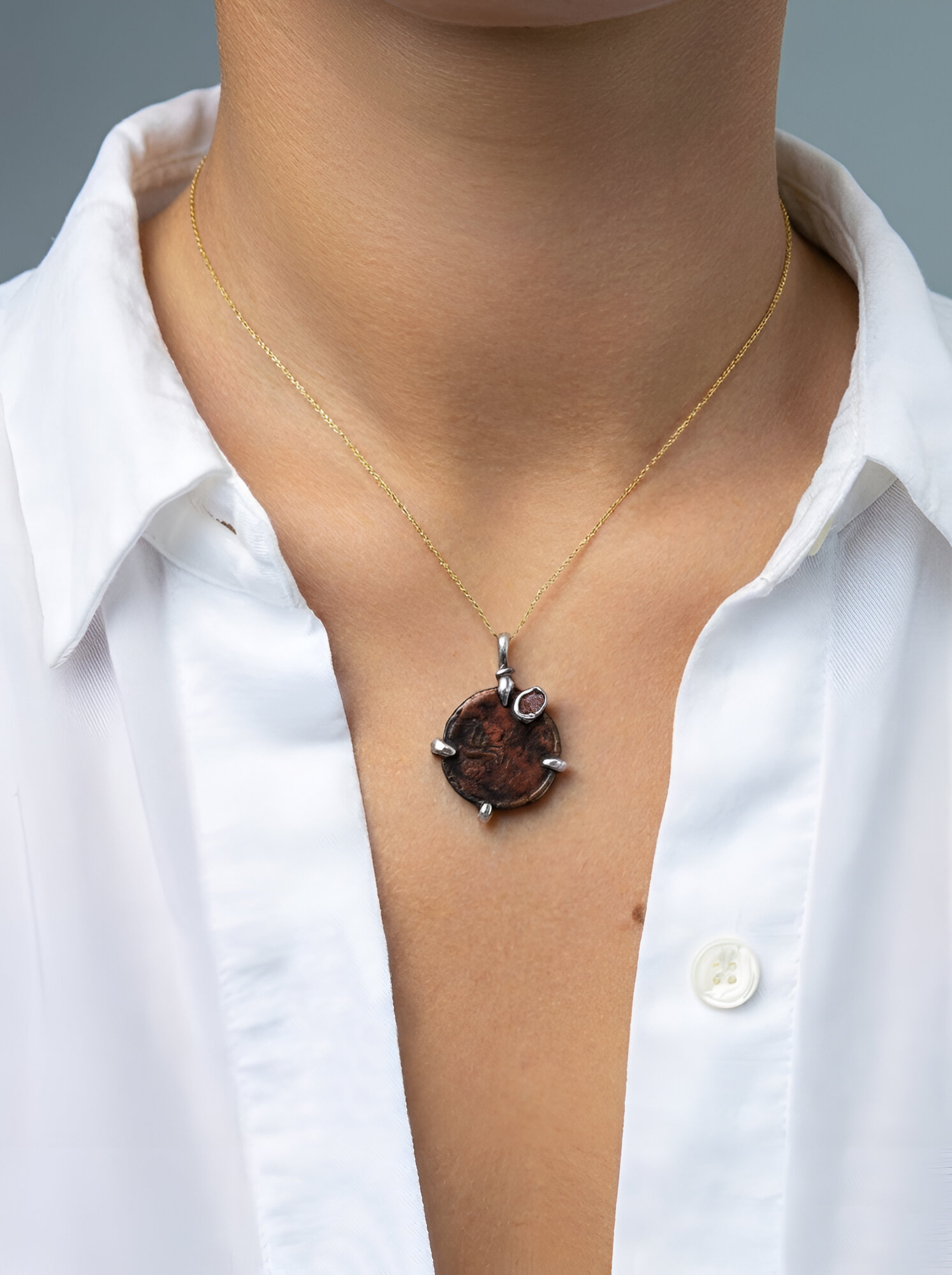 Подвеска Братья Глазуновы, серебро, 925 проба, корунд