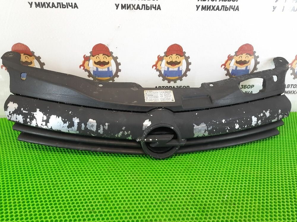 Решетка радиатора Opel Astra H 2004-