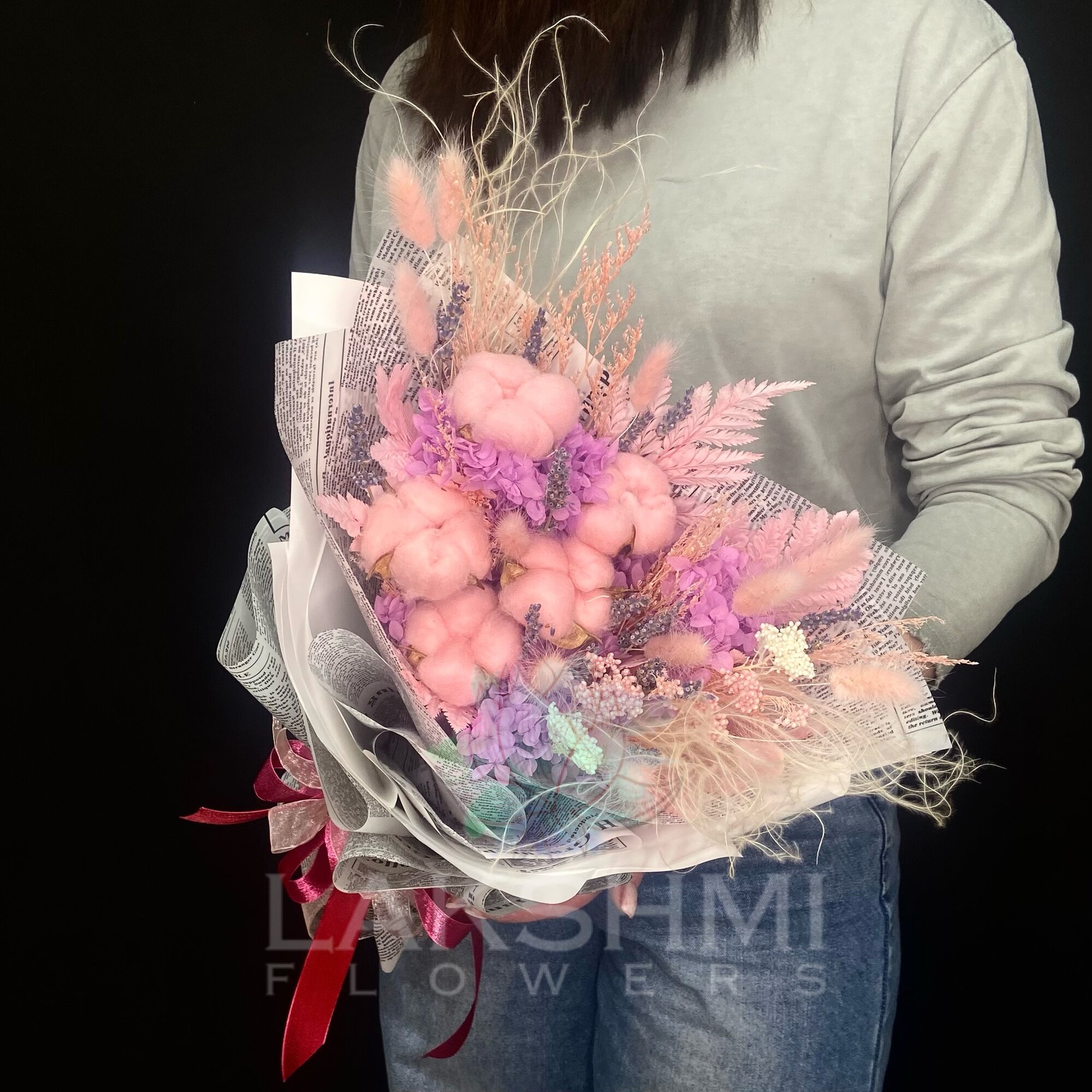 Сборный букет из сухоцветов / Букет из стабилизированных цветов / Гортензия, хлопок, лаванда, стифа, лагурус, папоротник