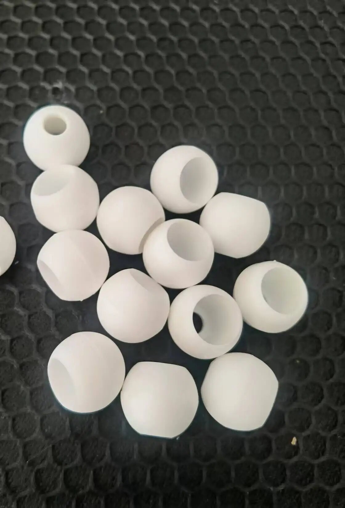 Банджи-шнуры черные 10 шт. Белый, White beads