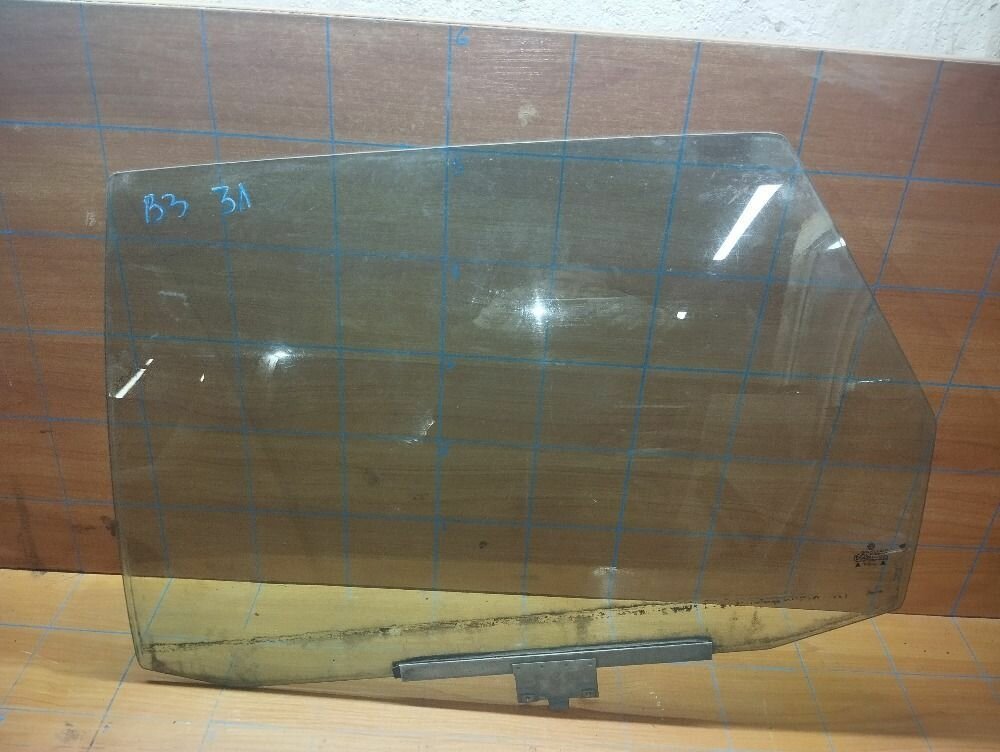 Стекло двери заднее левое Фольксваген Пассат Б3 Б/У с пробегом