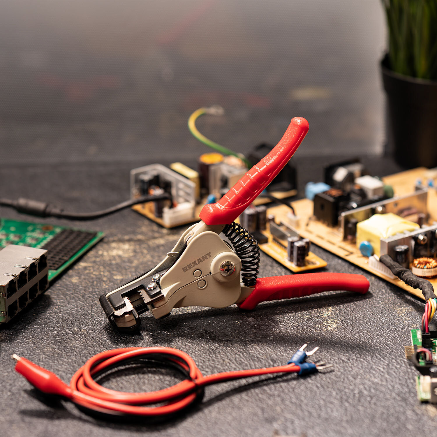 Инструмент HT-369А для зачистки кабеля 0,5-2,0мм² REXANT, 16 см