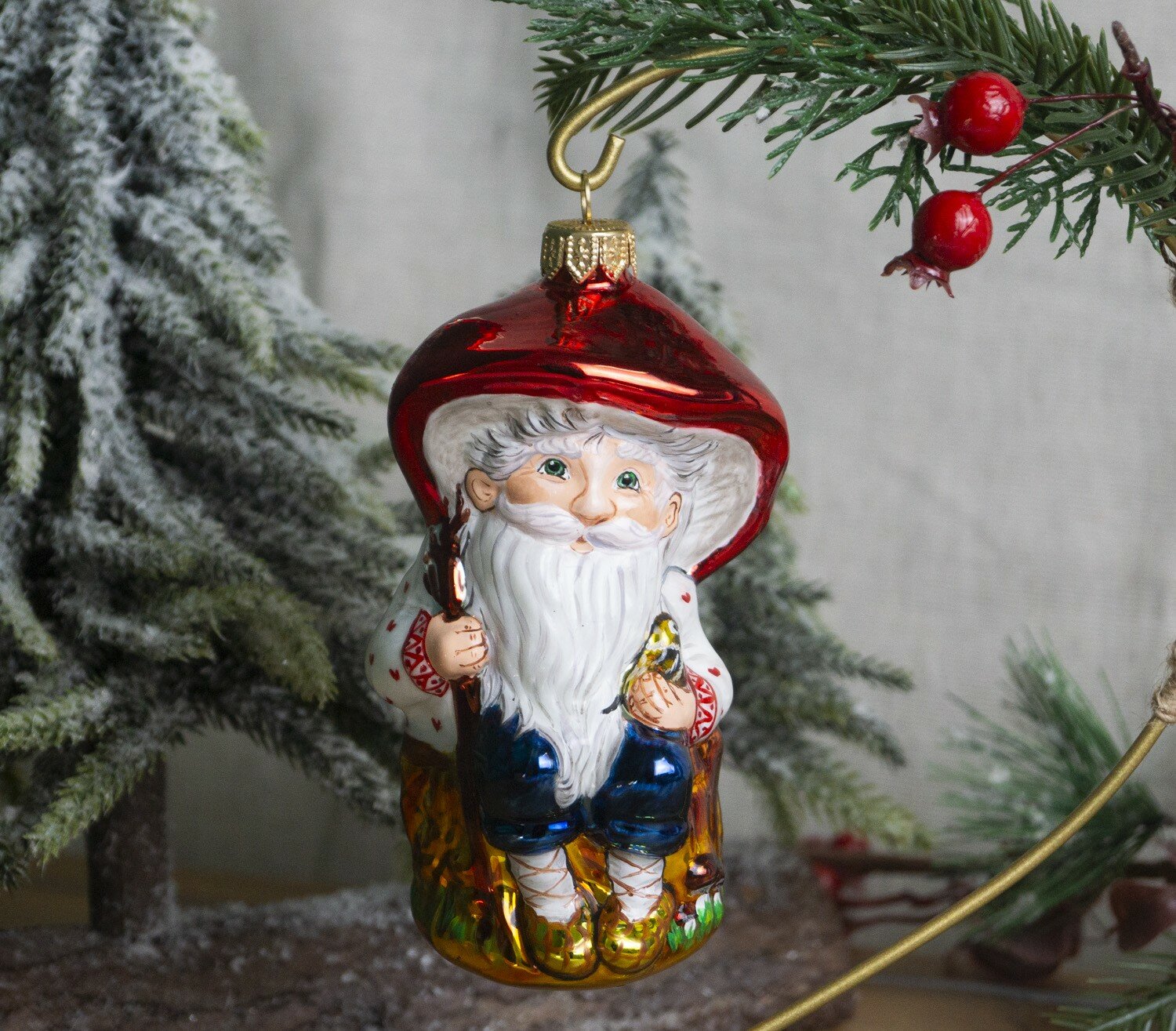 Елочная игрушка Старичок-грибничок